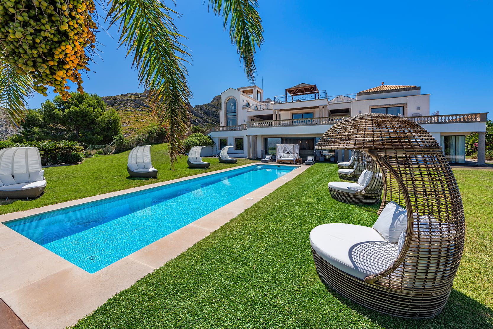 Stunning Mansion with Private Helipad in Mallorca– Icon Private Collection